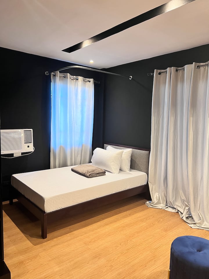 Chic Room In A Multi Level Space - Bacolod