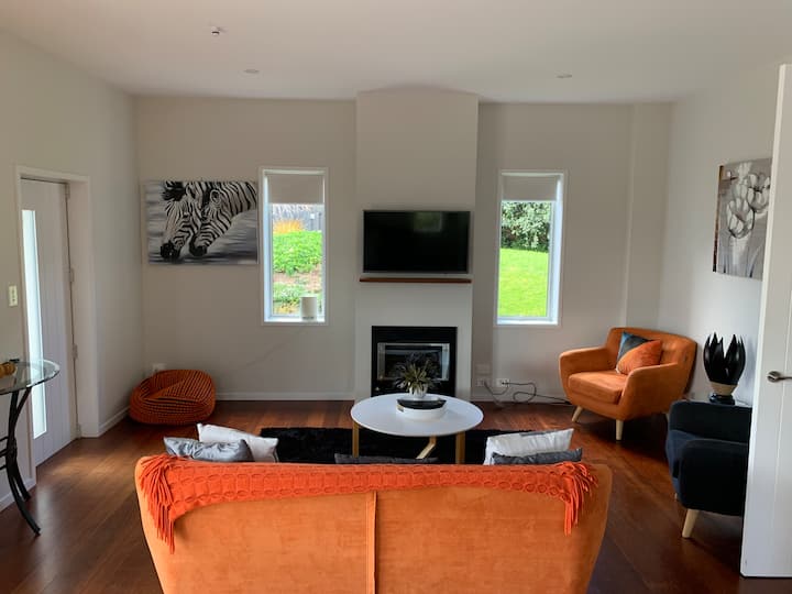 Top 10 Airbnb Vacation Rentals In Bethlehem, New Zealand | Trip101