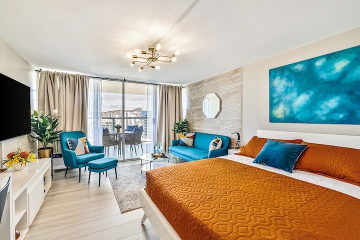 Contemporary Waikiki Studio With Amazing Views - O‘ahu, HI