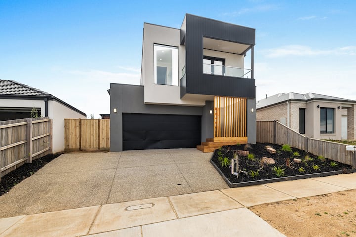 Chic 4 Br, 2 Storey, Ocean View & Family Friendly - Torquay