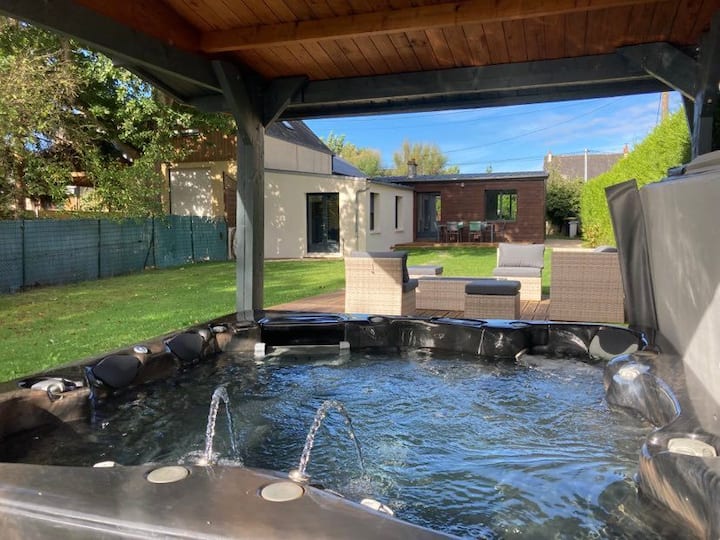 Cabane De Pêcheurs Avec Spa Au Pied De L'étang - Tinténiac