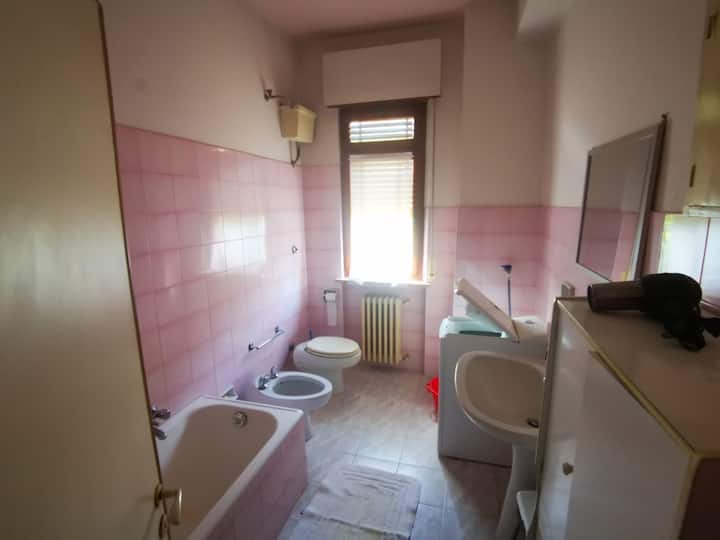 Spacious Apartment In Quiet Neighbourhood - Macerata