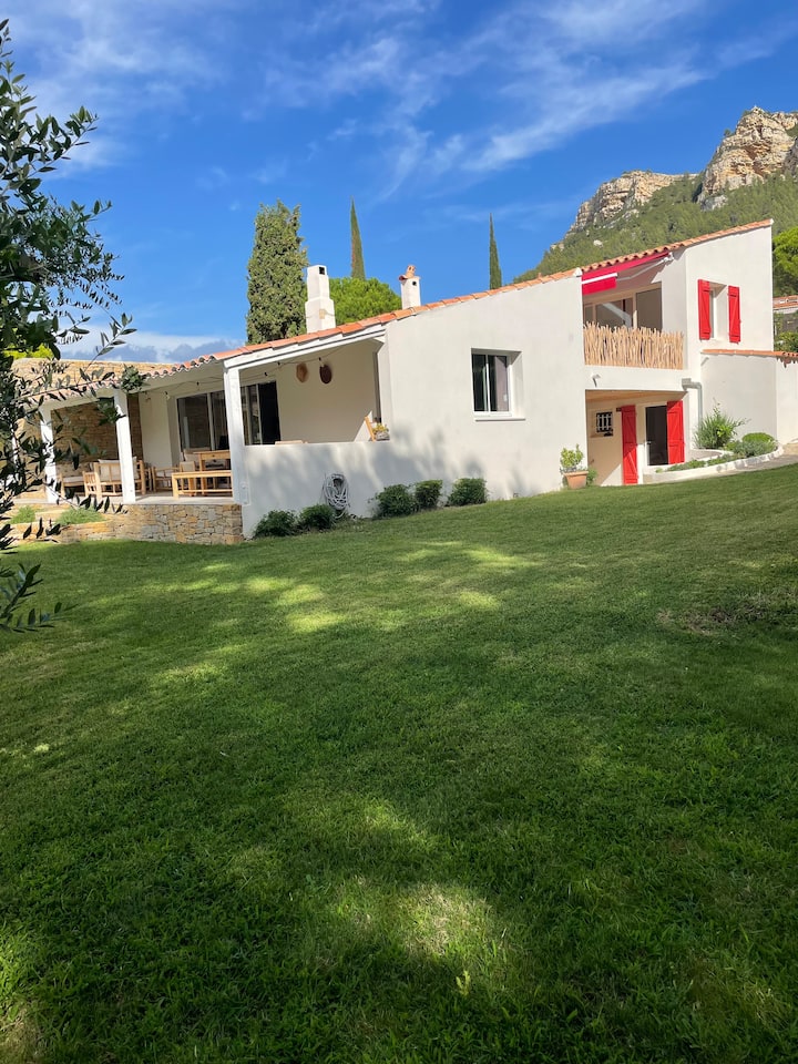 Villa Can Bianca Avec Terrain De Boule Privé - Cassis