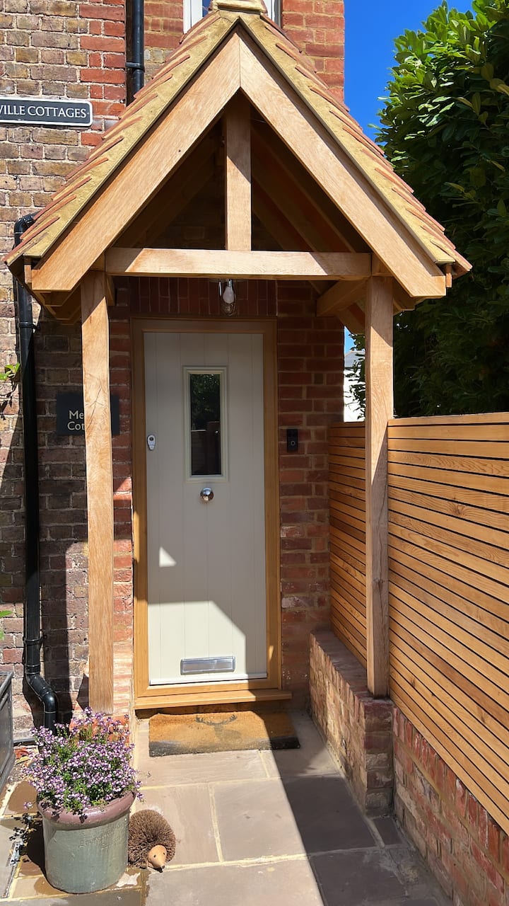Cottage | Parking | Perfect For Windsor Horse Show - Slough