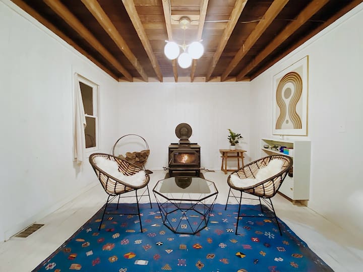 Creekside Catskills Retreat - 1920s Farmhouse - Phoenicia, NY