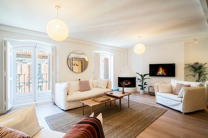 Atocha1 Superb-location - 3 Bdrm -Bright And Big - Madrid