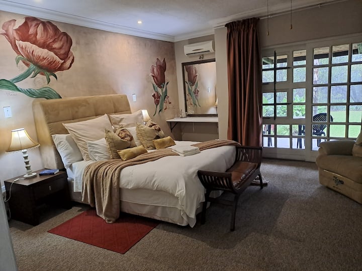 Shangrila-innibos Country Lodge Je'taime Bedroom - Hartbeespoort