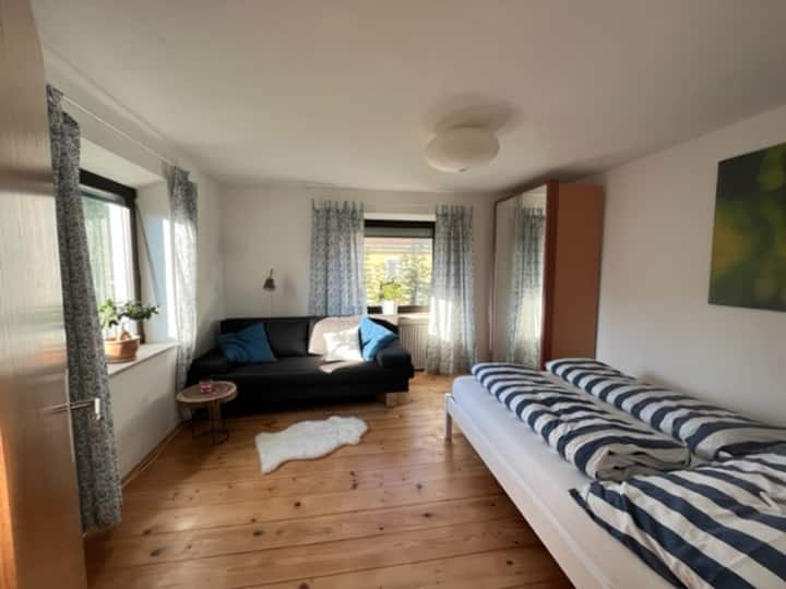 Helle, Gemütliche 2-zimmer-wohnung Mit Balkon - Munich