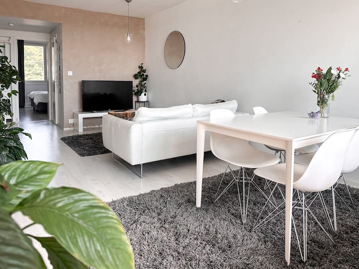 Valoisa Asunto, Satamanäkymä Ja Ilmanen Pysäköinti - Turku