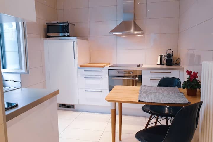 2 Br Montreux - スイス モントルー