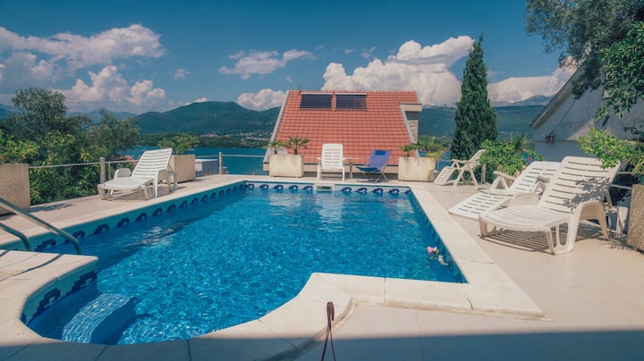 Seaview Retreat: Villa & Pool. - Czarnogóra