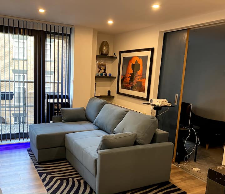 Central Modern Apartment! - Liverpool