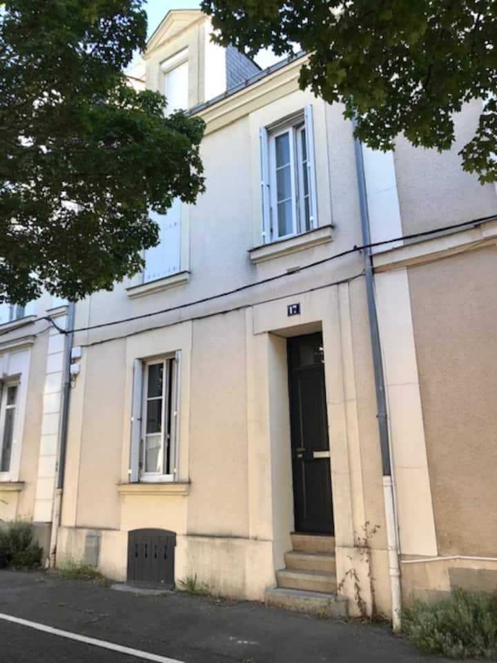 Family Townhouse In Central Angers - Angers