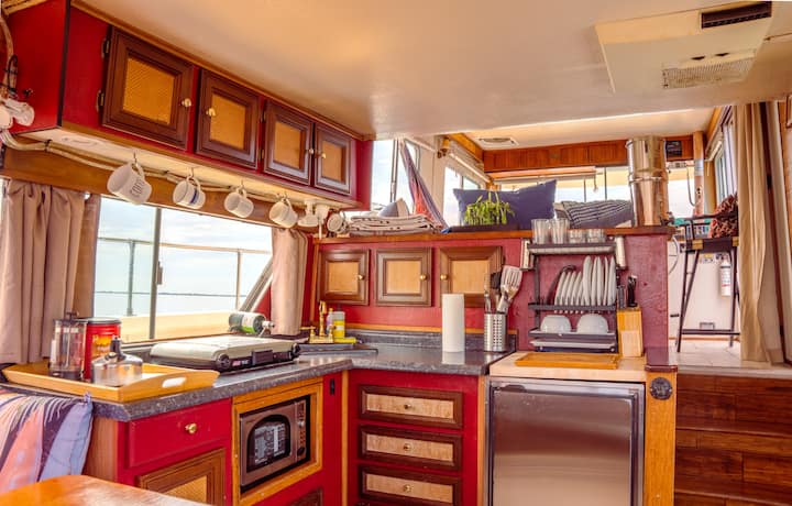 11 Best Houseboats For Rent In Miami, Florida | Trip101