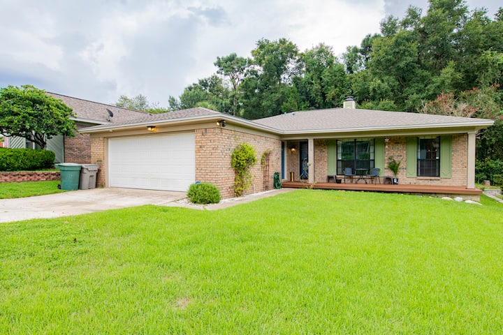 Pensacola Paradise. Large Home, Family-friendly - Pensacola, FL