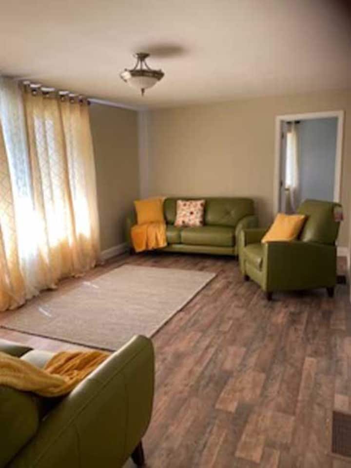 Peaceful 4 Bdr Home Lg Den 1.5 Bath In The Country - Benton Harbor