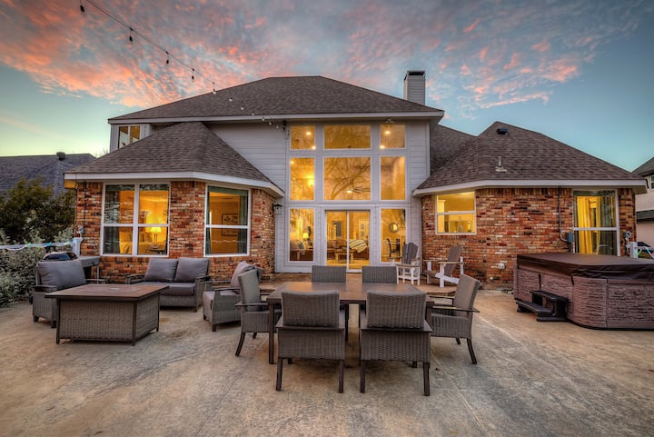 Modern Lake House 4 Bed 3 Bath Breathtaking Views - Dallas, TX