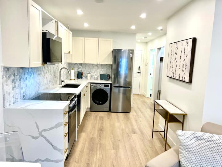 Heart Of Whistler Village Cozy Two Bedroom - Whistler