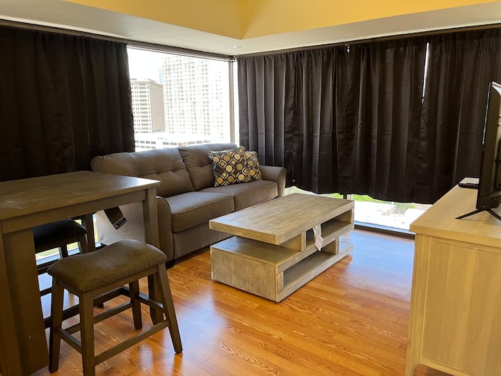 Century Center Condo 12th Floor(1br・free Parking) - Honolulu, HI