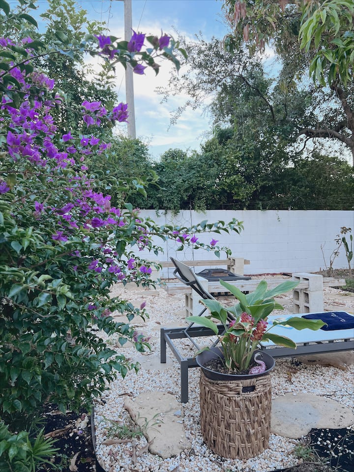 Beautiful Main House In West Palm Beach - West Palm Beach, FL