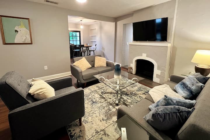 Great For Groups 5tvs/back Deck/lots Of Parking - 오렌지 파크