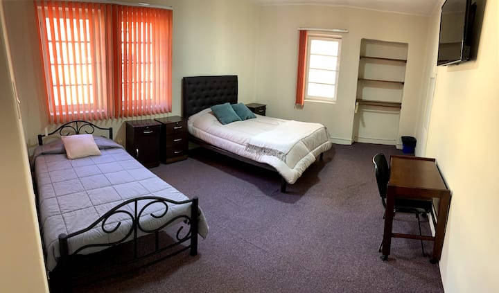 Cuarto Privado Amplio En Zona Céntrica. - La Paz