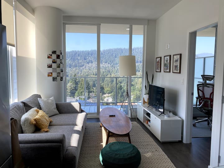 Modern Condo By Skytrain - Coquitlam