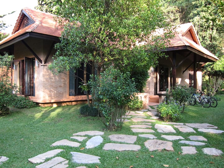 Tropical /Modern Villa - Mae Chan