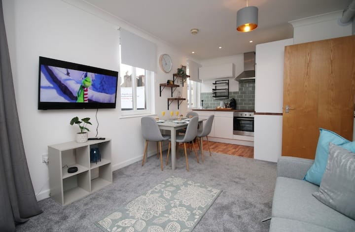 Modern 2 Bedroom Apartment In Bs3 - 布里斯托爾