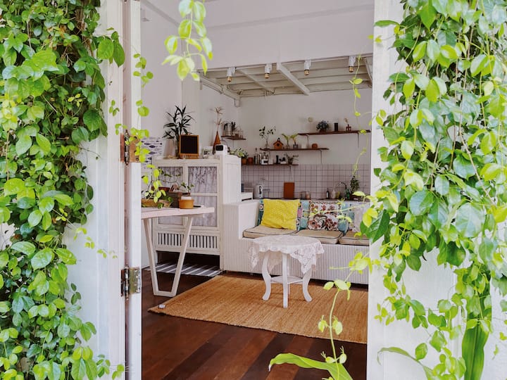 白色复古简约二层独栋Loft别墅18arthouse/古城/7-11/长康路夜市/网红河 - 清邁