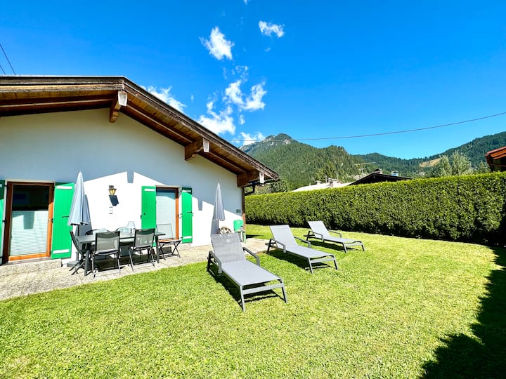 Traumferienhaus Mit Infrarotkabine Und Bergblick - Untersberg