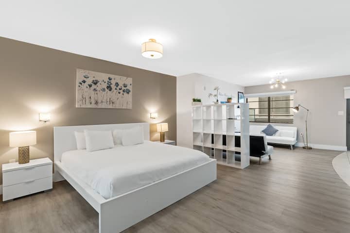 Heart Of South Beach Studio, Roof Top Pool,balcony - Miami Beach, FL