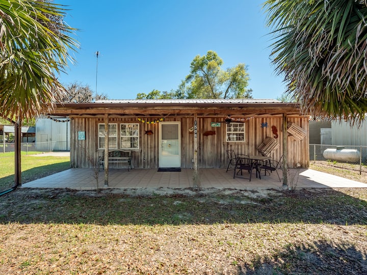 Cypress Cottage In The Heart Of Steinhatchee! - Steinhatchee, FL