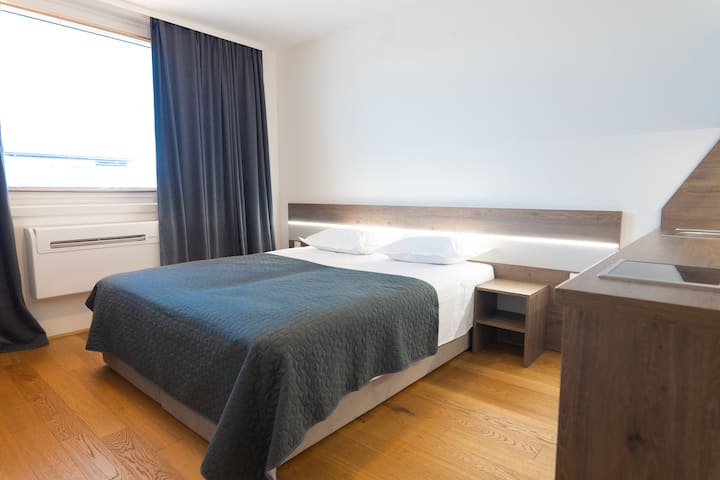 Atmospheric Studio With Kitchen In Vienna 8 - Vienna