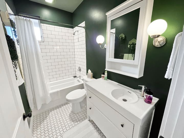 Walk To Rhinegeist, Findlay Market, Free Streetcar - Cincinnati, OH