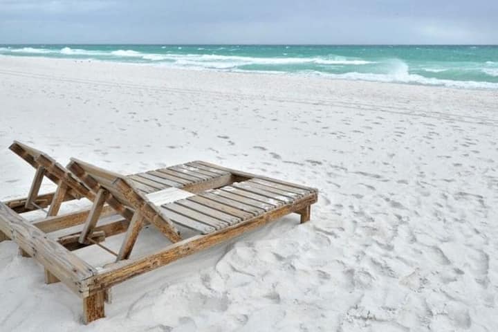 701 Stunning Beach Front ~ Hot Savings Book Jan 5 - Pensacola Beach, FL