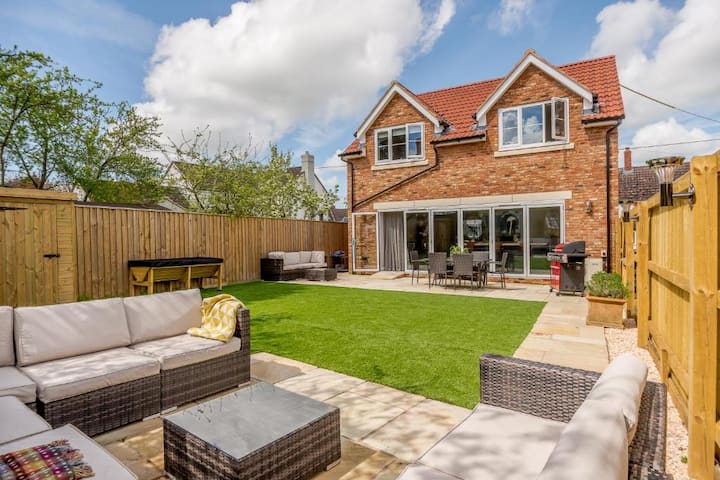 Angel Lodge Modern 4 Bed House In Quiet Village - Warminster
