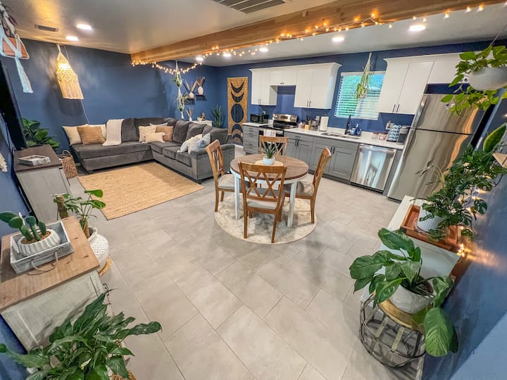 Cozy Botanical Bungalow -> Central Tucson -U Of A - Tucson