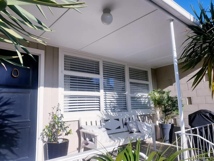 Sunshine Unit In The Heart Of Takapuna - Auckland
