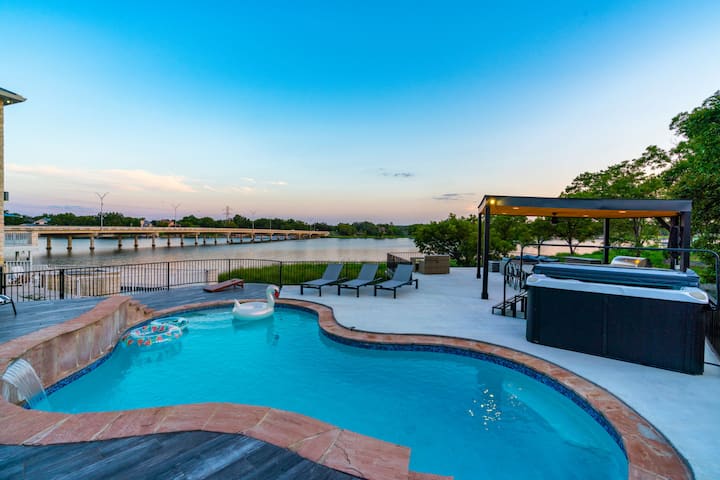 Lakefront Home. Insane Views - Pool/spa! Gameroom! - Kingsland, TX
