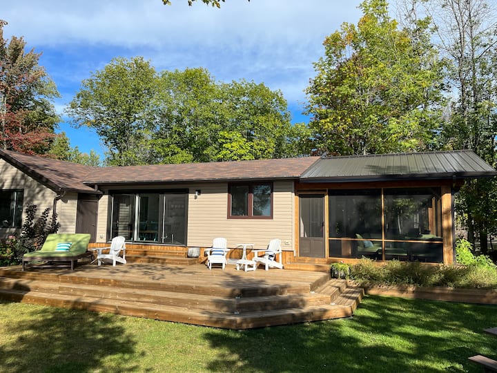 Sunset Cottage On Loughborough - Kingston