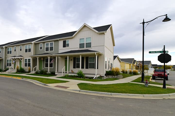 WhoVille Manor - Townhouses for Rent in Billings, Montana, United ...