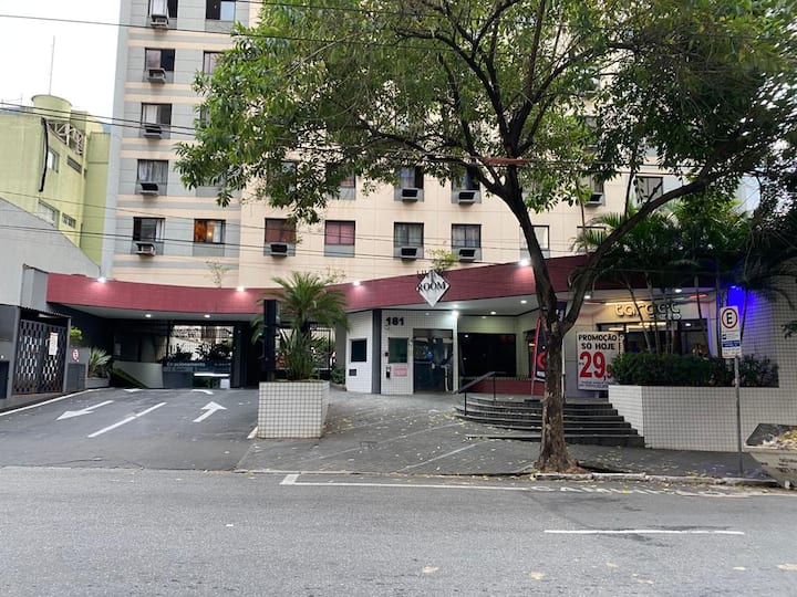 Studio Na Praça Da República. - Liberdade