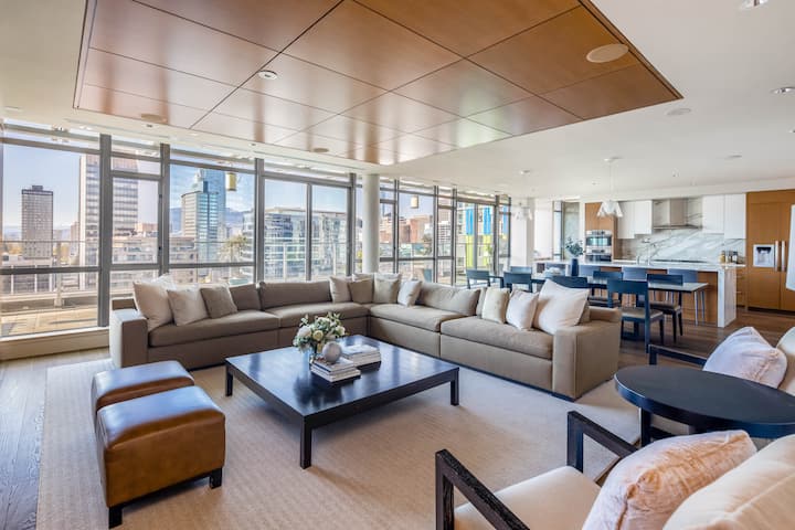The Penthouse At Level Seymour - バンクーバー