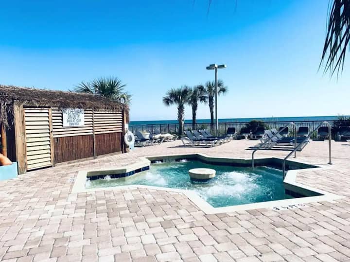 LA11 Super appartement directement sur la plage+piscine+jacuzzi ...