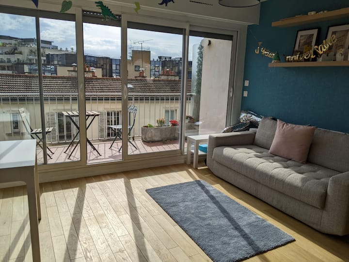 Sunny Apt W. Balconies, 4min From Metro+shops - Issy-les-Moulineaux