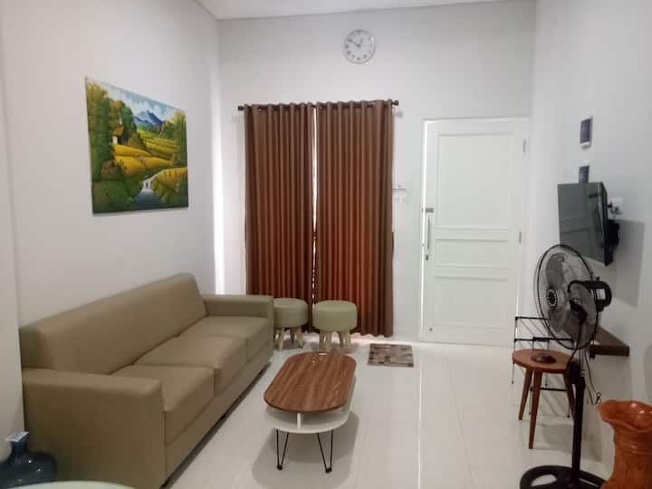 Full House With 4 Br Near Malioboro (Family Only) - Yogyakarta