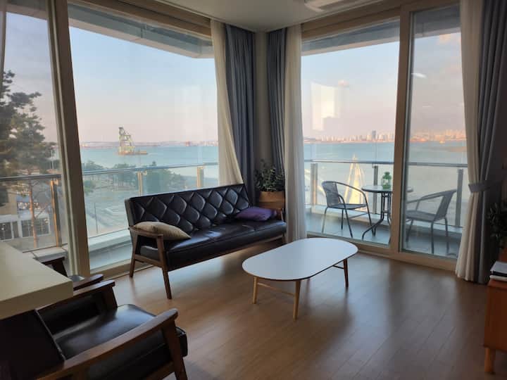 영종도파노라마오션뷰ㆍ거실과 침실2개 분리된 숙소ㆍ도보2분거리 카페 음식점 편의점 - South Korea