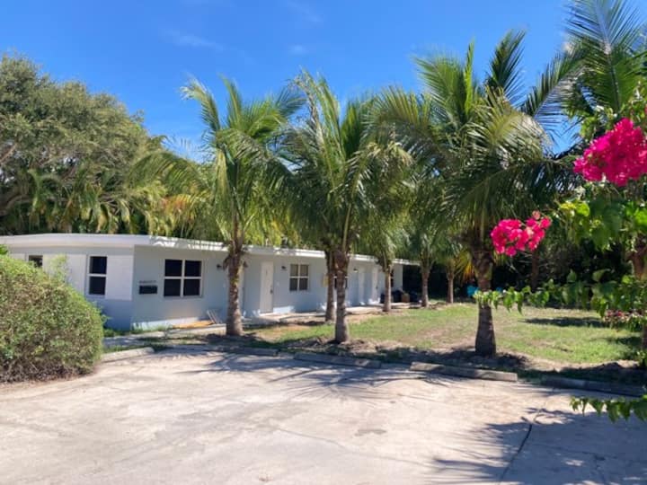 Beach Cottage Apartment - Vero Beach, FL