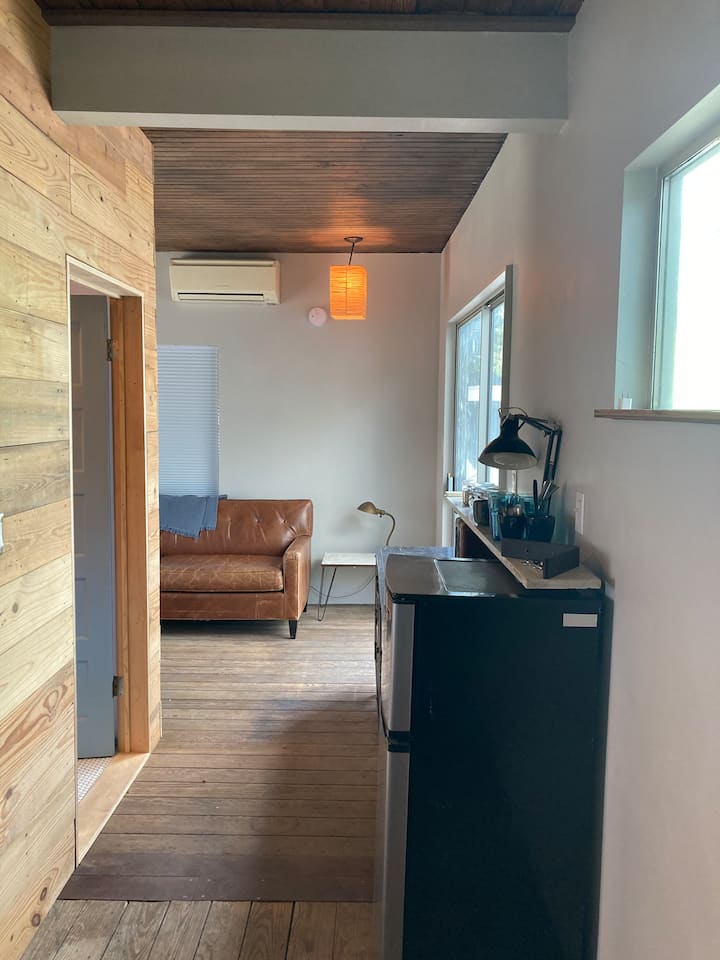 Cozy East Austin Guest House - Austin, TX